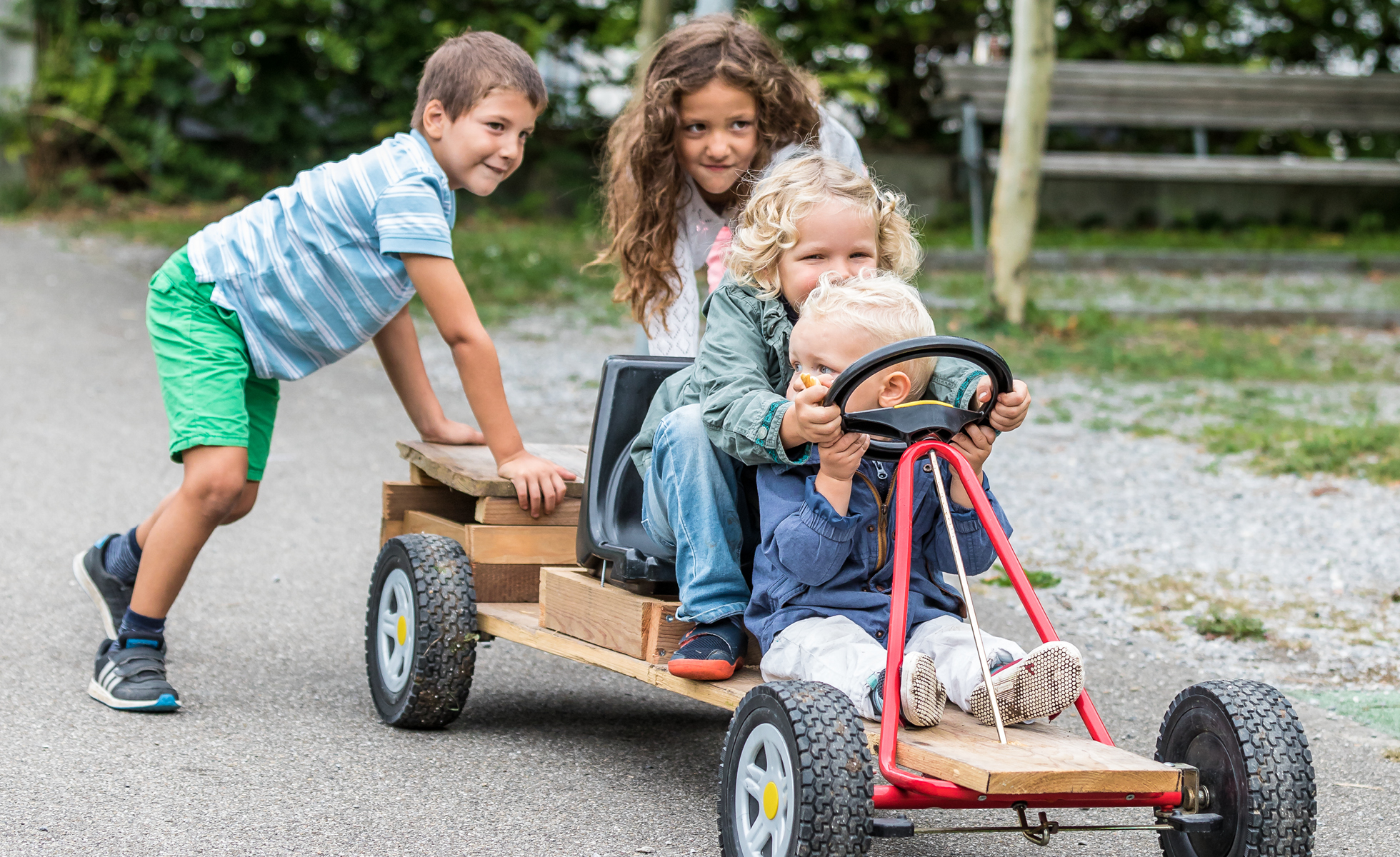 Spielt, Kinder! Warum Spielen gut für die Entwicklung ist – fürs Leben ...