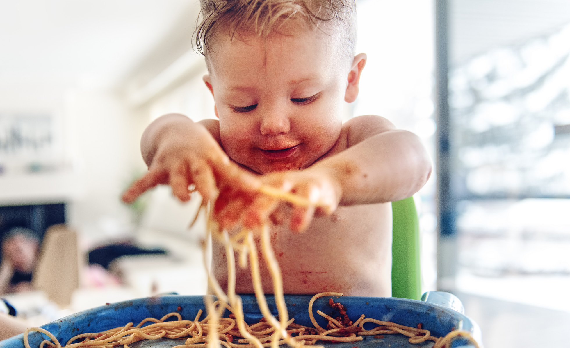 Was Kinder am Esstisch alles lernen – und wie Eltern damit umgehen ...
